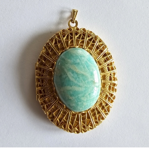 Vintage | Jewelry | Vintage Locket Pendant Gold Tone Filigree Oval ...